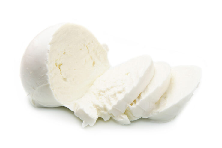 Fresh Mozzarella vs Shredded: Which is Best for Pizza? - Pizzaware