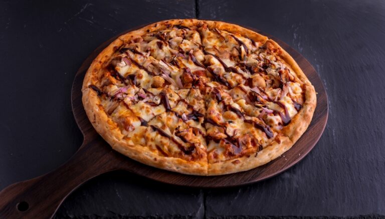 Pie Cut Pizza: What it is and How to Make it - Pizzaware