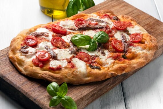 Oregano on Pizza: The Perfect Seasoning for Authentic Italian Flavor ...