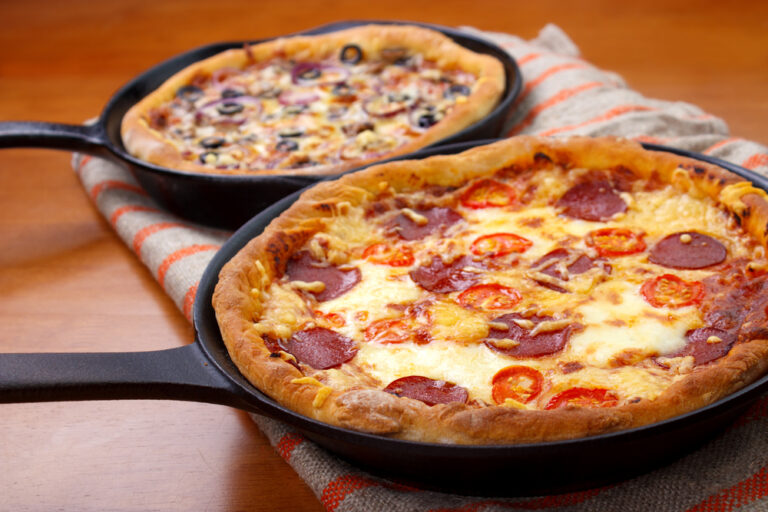 What is Pan Crust and How is it Different from Regular Pizza Crust ...